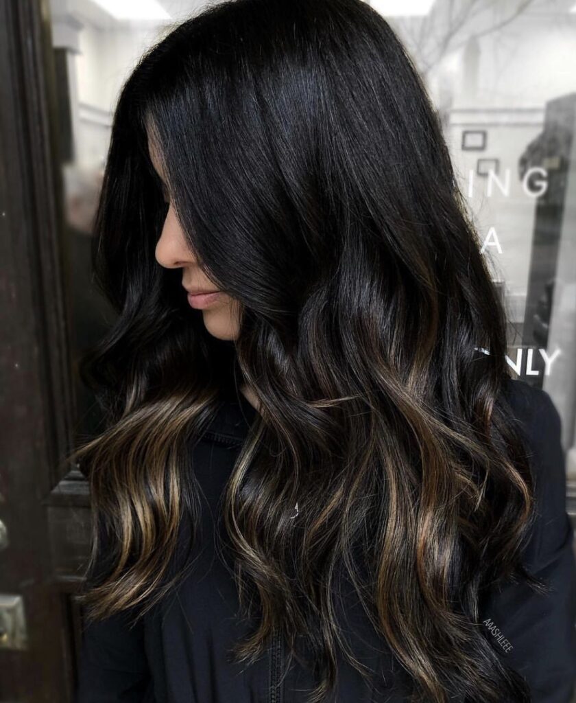 Balayage Cabello Negro: Juega con los Tonos Oscuros y Luminosos - The ...
